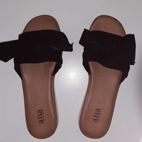 a.n.a | Shoes | Bulky Black Ana Slides | Poshmark